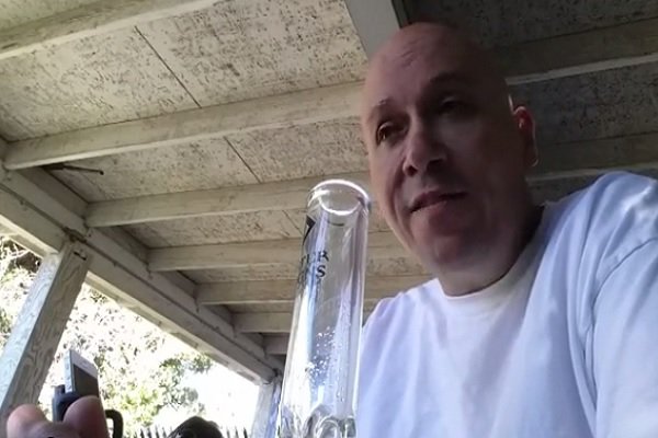 세계에서 가장 ‘매운 고추를 담배로’ 피워본 남성의 최후(동영상) – 포스트쉐어